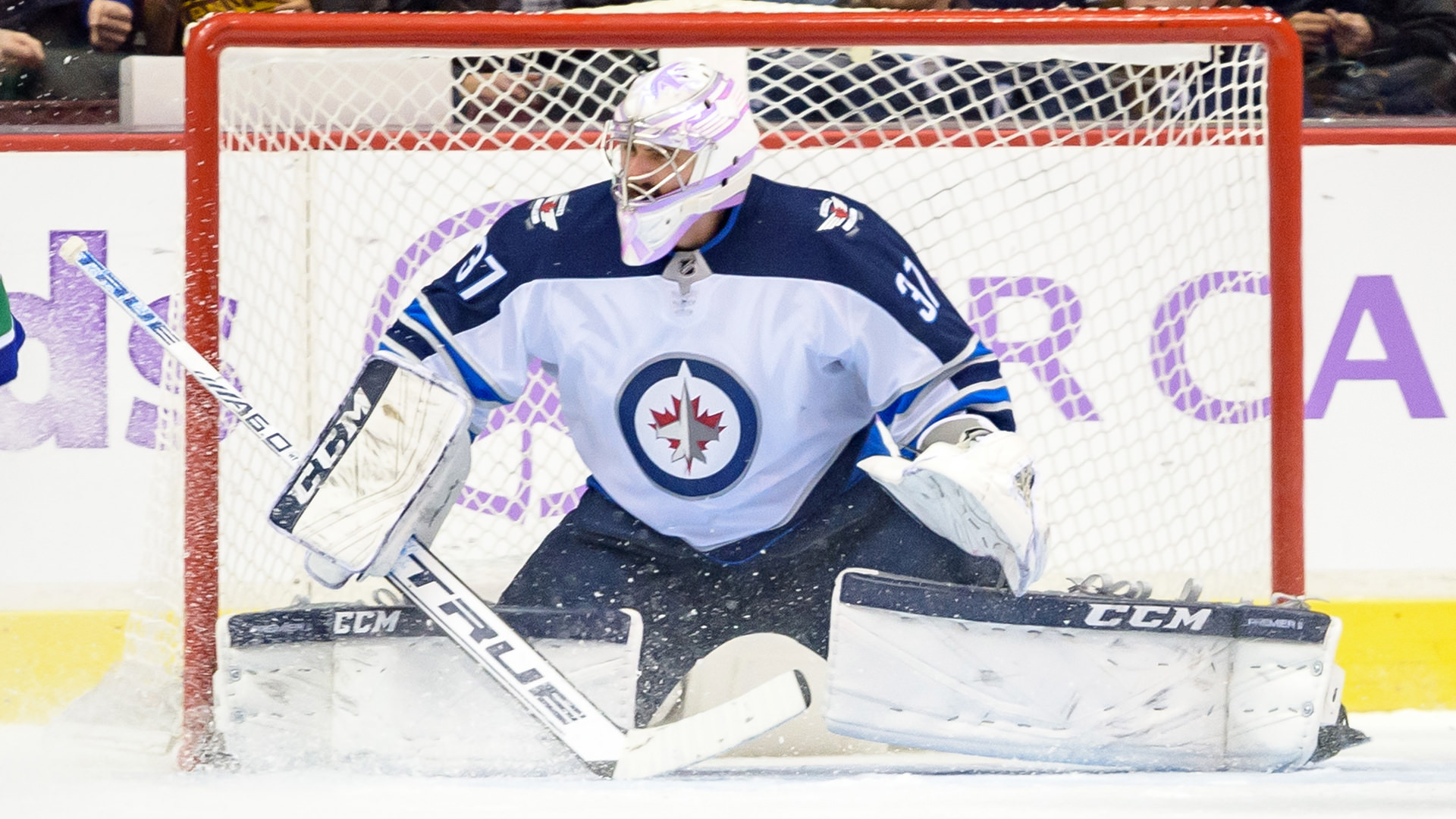 Hellebuyck spread - InGoal Magazine